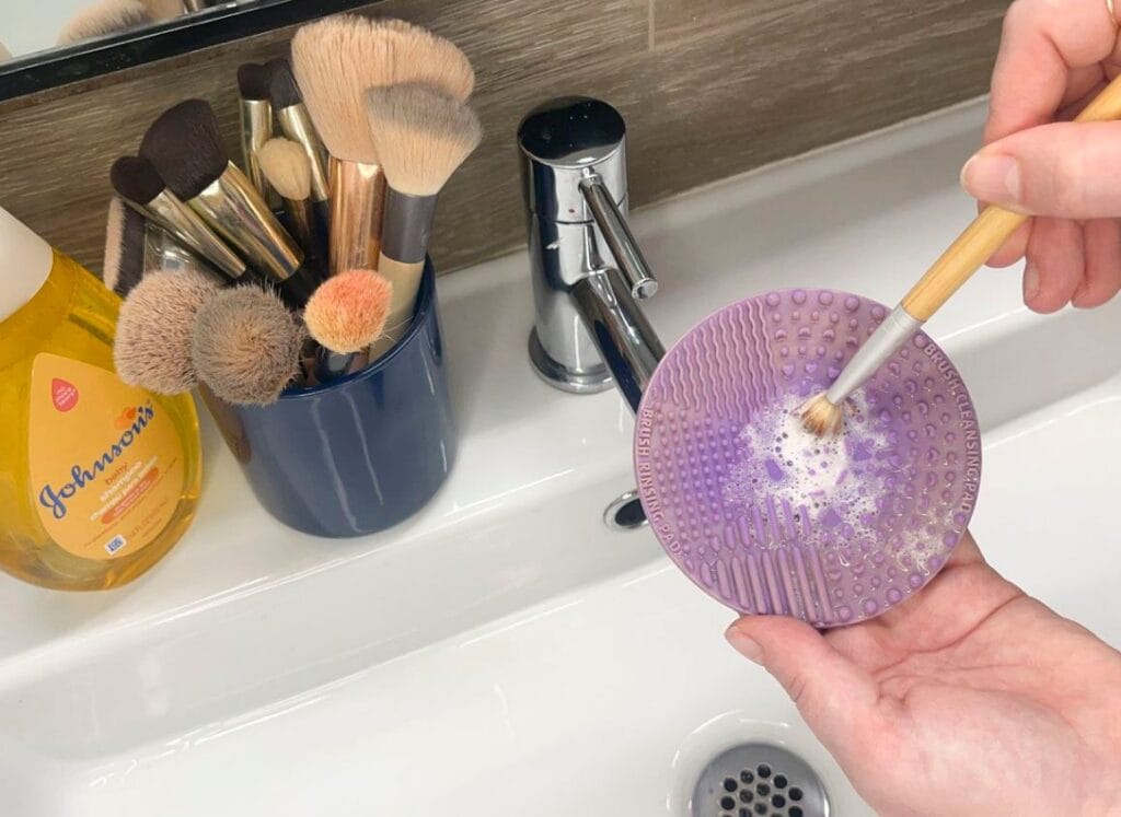 How to Clean Makeup Brushes Naturally: A Complete Guide – Beaver Maids | Best-Rated Ottawa House ...