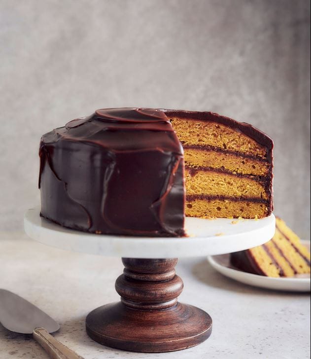 Vanilla Cake with Chocolate Ganache – An Easy-to-Make Delight – Beaver ...